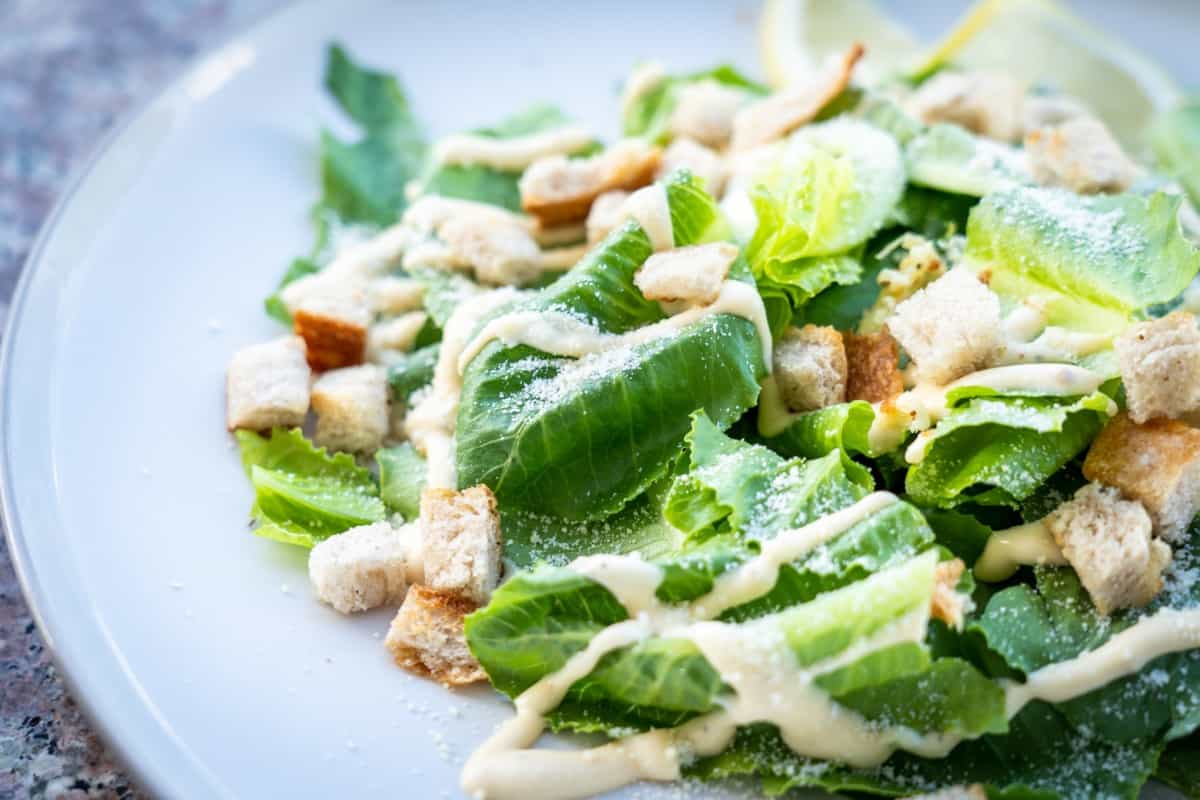 Should Pregnant Women Eat Salad? Complete Safety Guide - Pregnancy Food ...